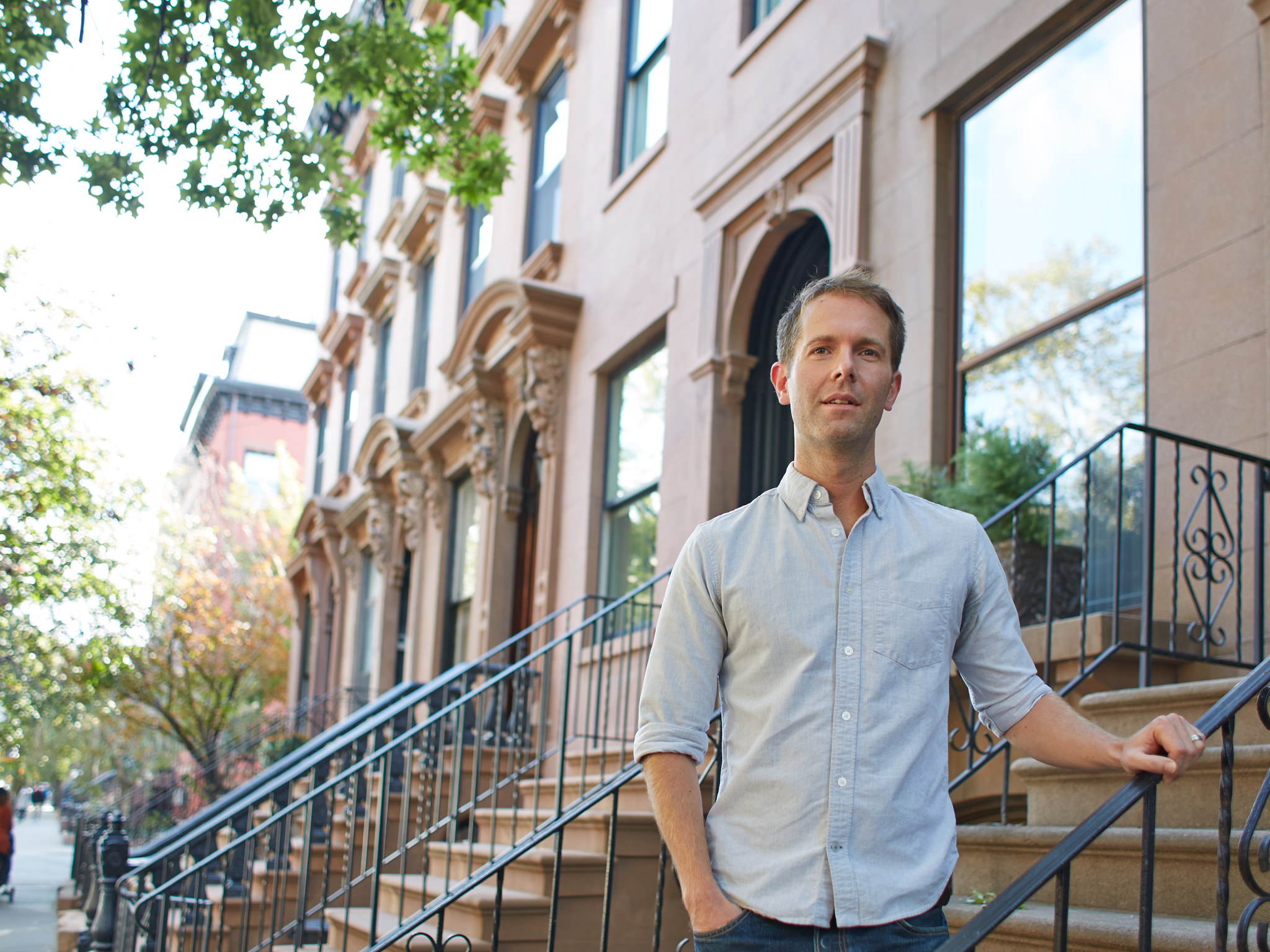 Κατάδυση: Ο Jonathan Lee μας «διαβάζει» τις μαύρες σελίδες της Ιστορίας