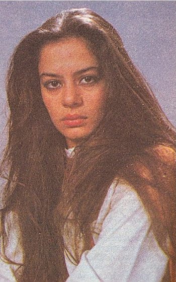 Πανέμορφη ηθοποιός: Αυτή ήταν η 18χρονη Ρίτα στο θρυλικό τραγούδι των ...