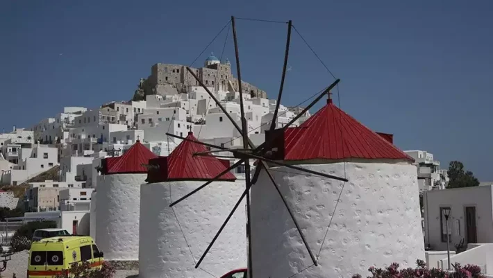 Απλησίαστες οι διακοπές στα νησιά για τους Έλληνες