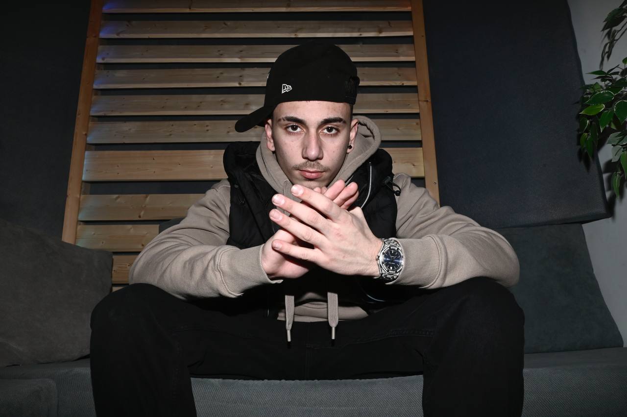 Ακούς το τραγούδι τους παντού: Οι Lava & Ropex πάνε για το Νο1 της ραπ ...